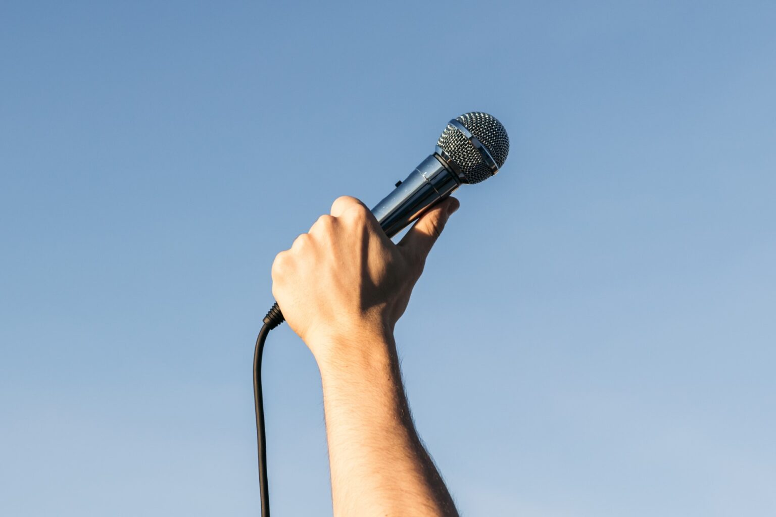 Hyper-partisanship and Centrism in Modern Political Discourse - The ...