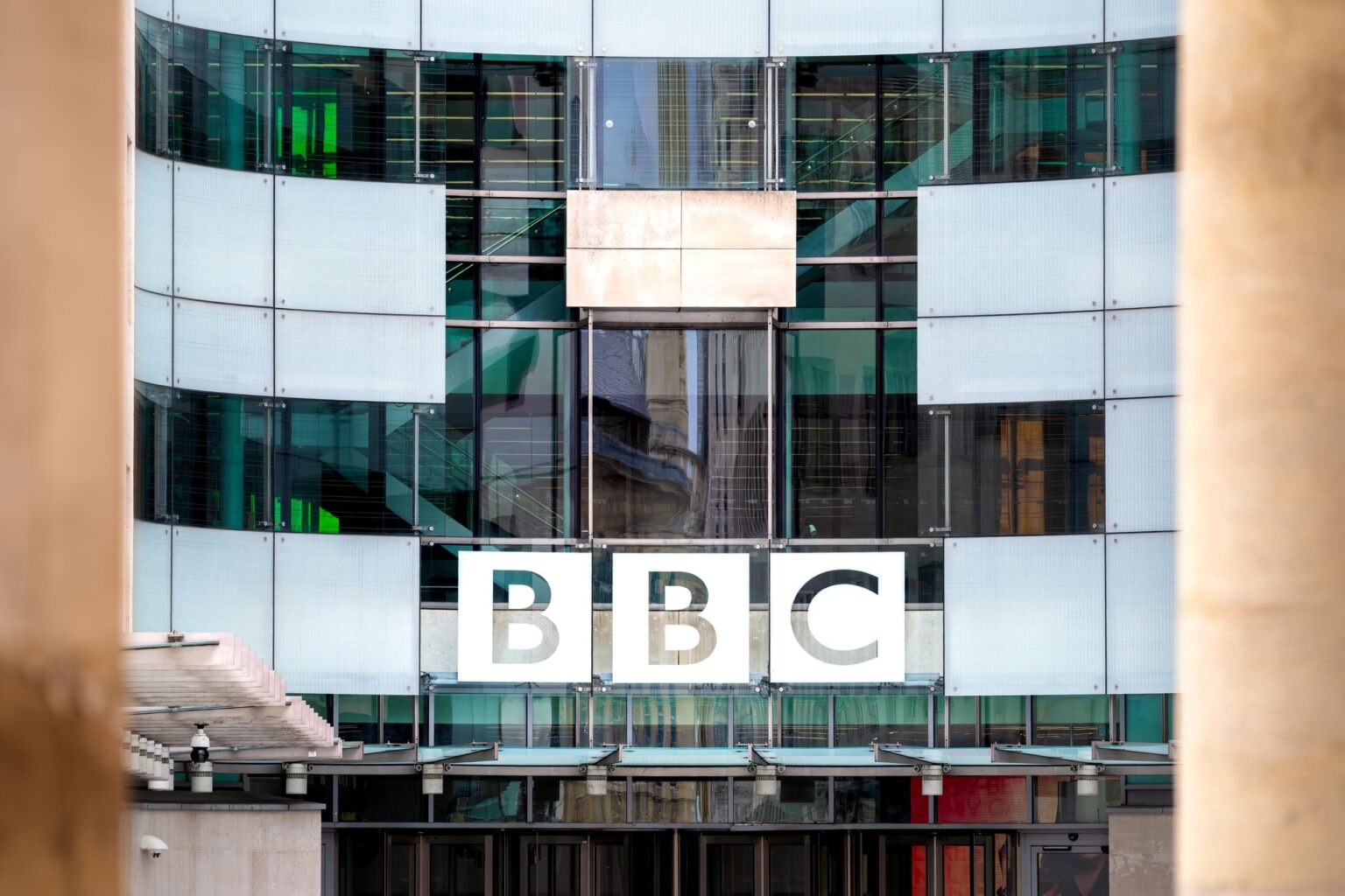 Should There Be Billionaires? - The Prindle Institute for Ethics